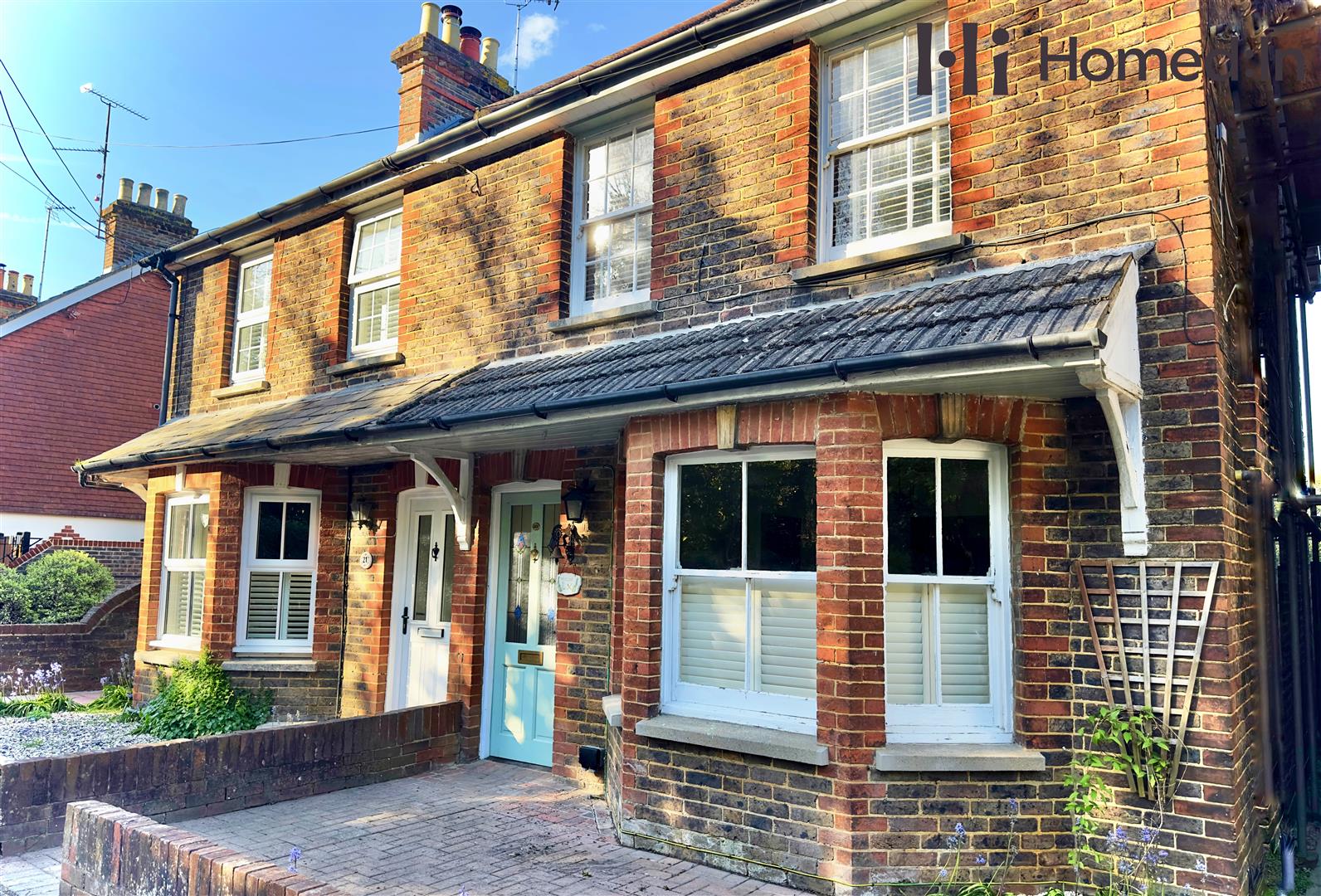 4 Bed, 1 Bath Property For Sale in Station Road, Southwater, RH13 9HQ